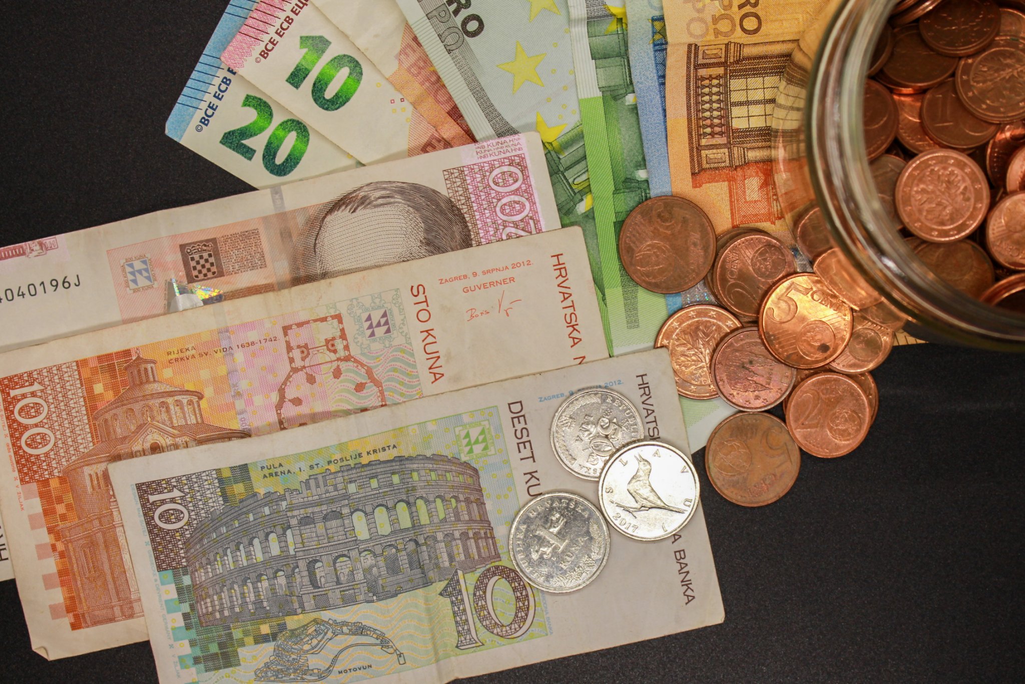 Trebate li zamijeniti stare euronovčanice? Donosimo odgovor