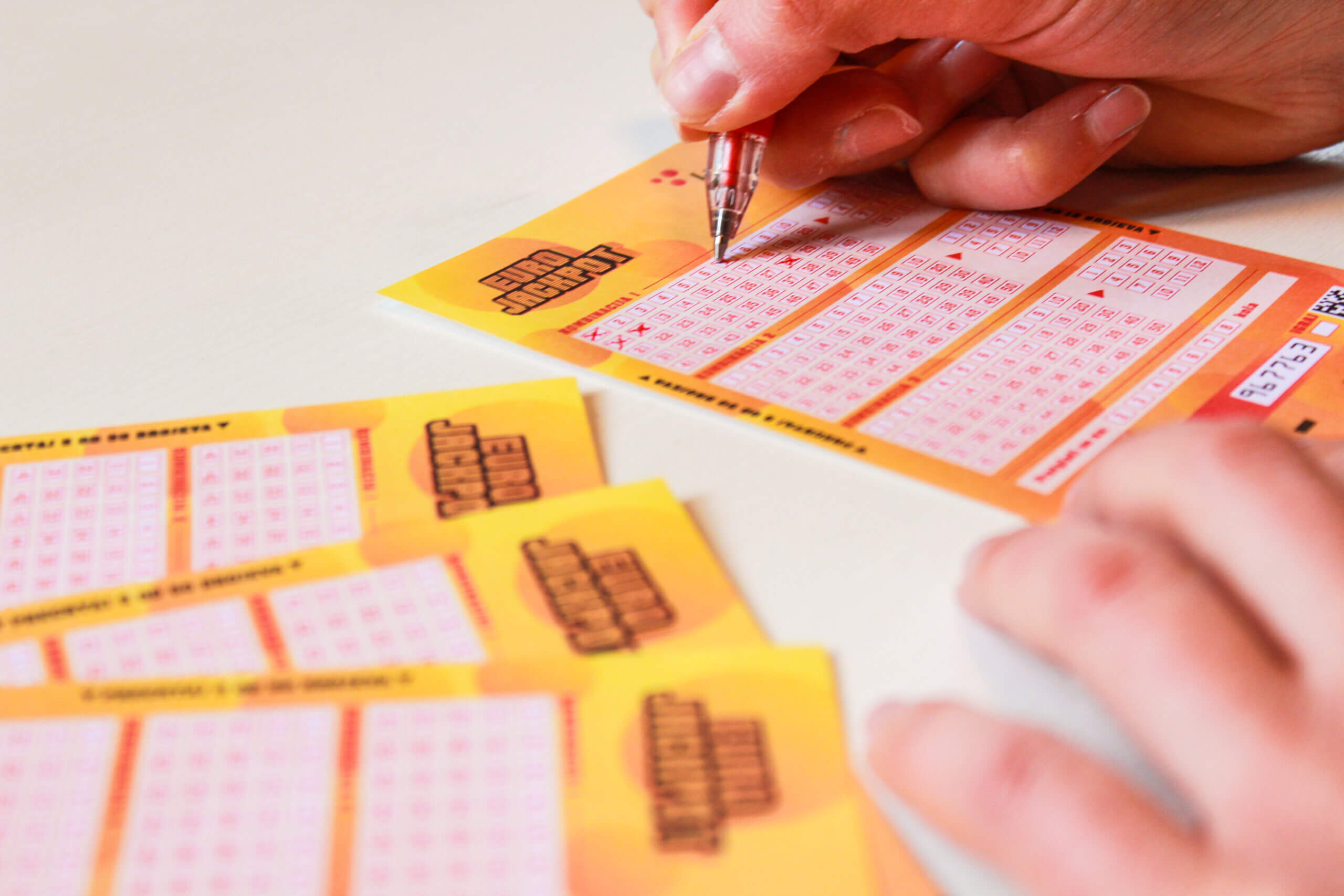 Hrvatska lutrija slavi 50 godina i donira 5.000 eura određenim domovima za starije